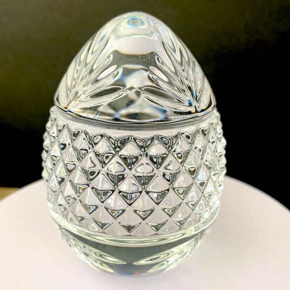 Avon | Accents | Lead Crystal Egg Shaped Paperweight Vintage Made In ...